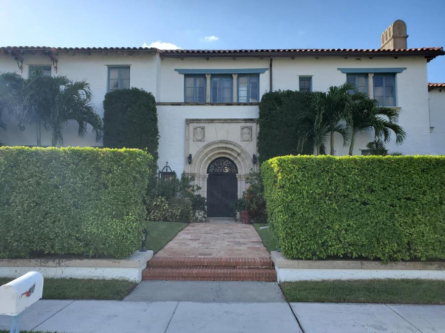 6 Spanish Style Homes with Breathtaking Architecture