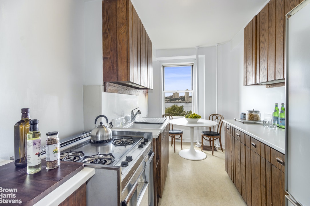 Closed: 118 Riverside Dr, Upper West Side, NYC, ID: 21237737 - Brown ...