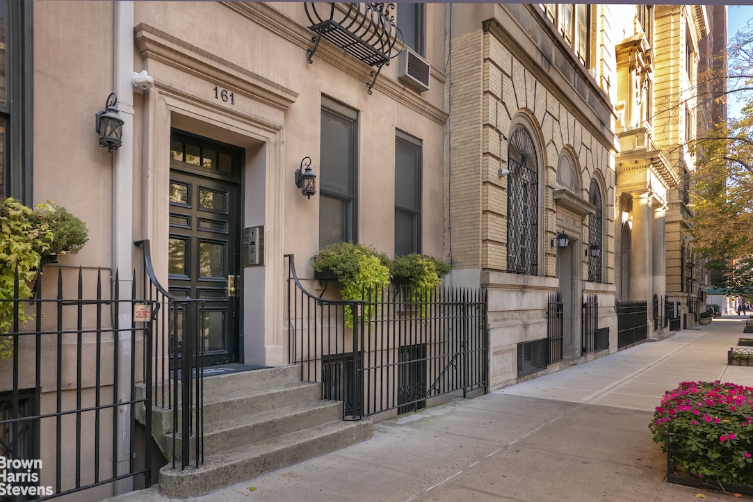 Photo 3 of 161 East 75th Street 4Fl, Upper East Side, NYC, $999,000 ...