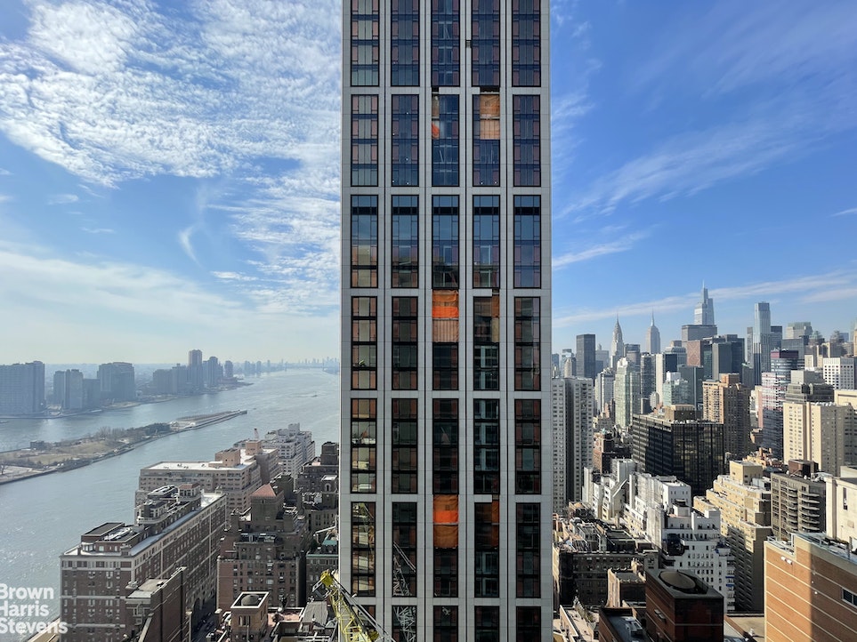 Photo 5 of 425 East 58th Street, Midtown East, NYC, $1,950,000, Web ...